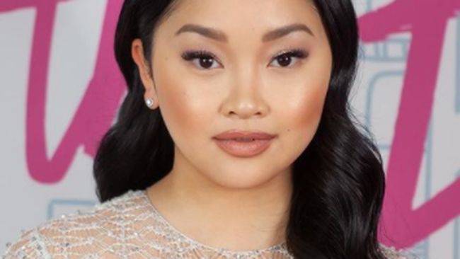 7 Potret Lana Condor, Pemeran Lara Jean To All the Boys yang Charming ...