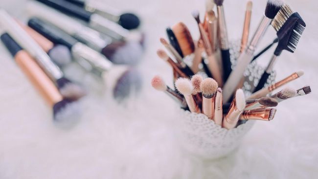 Intip Kegunaan Brush Make Up Sesuai Bentuknya