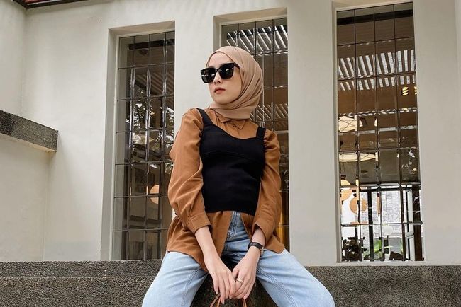 6 Inspirasi Outfit Bumil ala Amelia Elle, Tetap Stylish dengan Baby Bump!