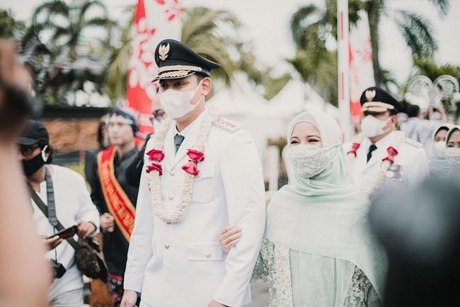 Resmi Jadi Istri Bupati Kendal, Begini Penampilan Chacha Frederica Saat Suaminya Dilantik