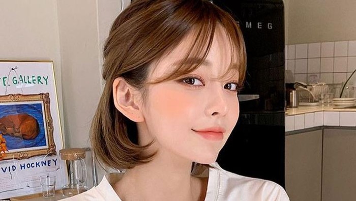 Jangan Ragu Potong Poni, 5 Korean Bangs Ini Bikin Kamu Makin Cantik Jangan Ragu Potong Poni, 5 Korean Bangs Ini Bikin Kamu Makin Cantik