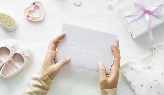 Jangan Asal-asalan, Ini 5 Tips Memilih Kado untuk Bayi Baru Lahir
