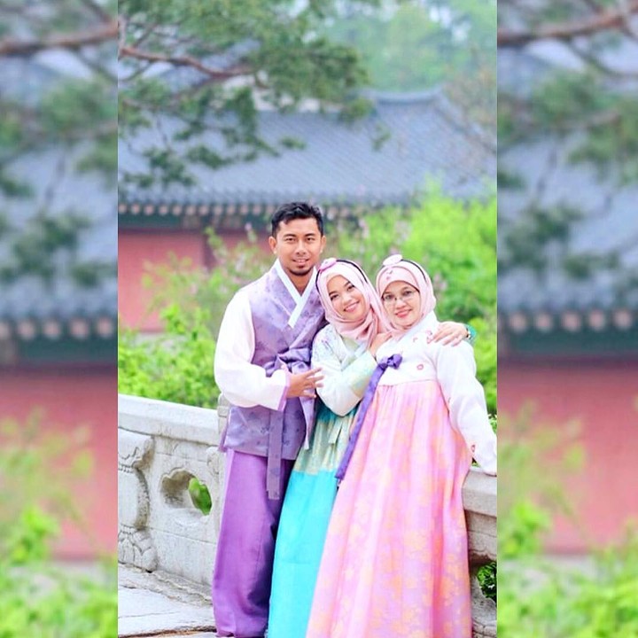 7 Potret Kedekatan Teh Ninih dengan Anak dan Cucu - 5