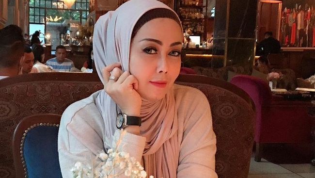 Rency Milano Jadi Korban Malapraktik saat Filler Dagu & Bibir, Infeksi ...