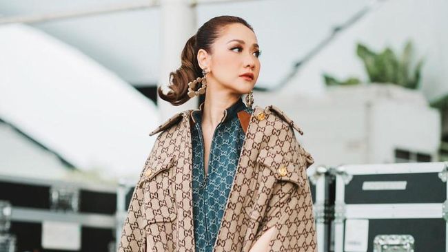 Simak Bun! Ini Rahasia Skincare Alami 7 Artis Indonesia agar Kulit ...