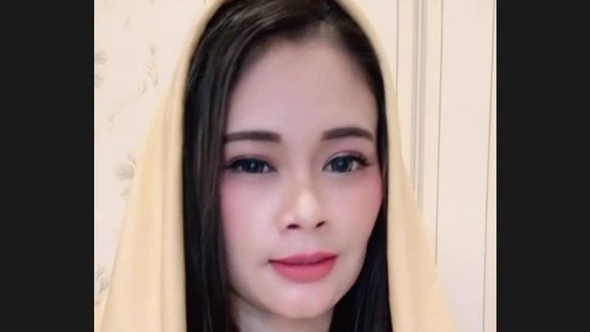 Sosok Perempuan yang Disebut Mirip Iis Dahlia, Netizen: Lebih Cantikan Ini - Foto 1