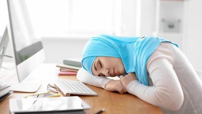 Alasan Kenapa Puasa Bikin Ngantuk Berat