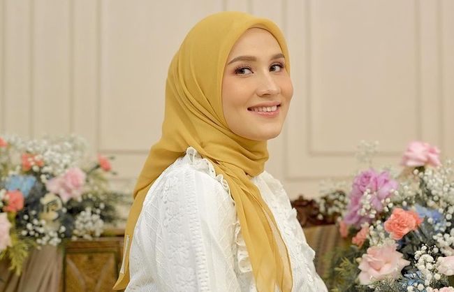 6 Potre Dwi Handayani Hamil Anak Kedua, Makin Cantik!