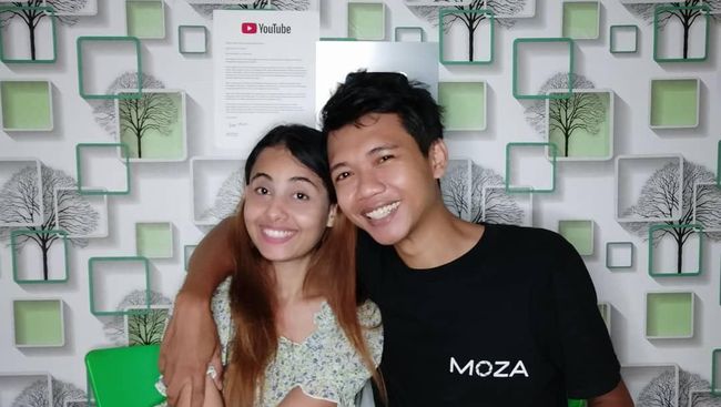 Ceraikan Pria Miskin Tulungagung, YouTuber Cantik Balik ke India & Jadi ...