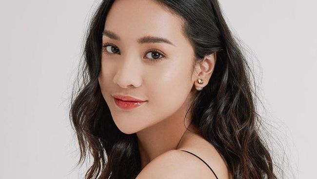 Unggah Adegan Mesra Bareng Gading, Anya Geraldine Jadi Sorotan