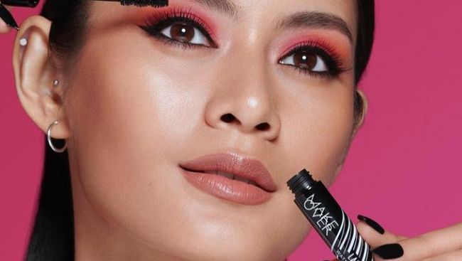 4 Rekomendasi Maskara Lokal Terbaik Anti Clumpy