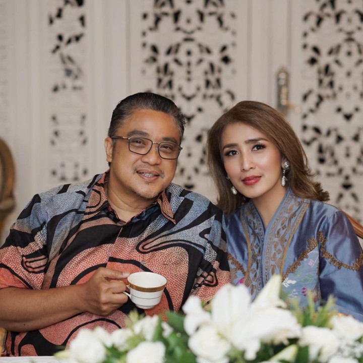 7 Potret Romantis Dede Yusuf dan Istrinya yang Jarang Terekspose - Foto 1 7 Potret Romantis Dede Yusuf dan Istrinya yang Jarang Terekspose - Foto 1