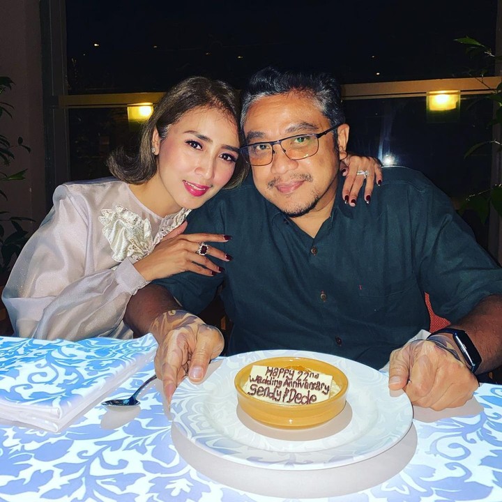 7 Potret Romantis Dede Yusuf dan Istrinya yang Jarang Terekspose - 7 7 Potret Romantis Dede Yusuf dan Istrinya yang Jarang Terekspose - 7