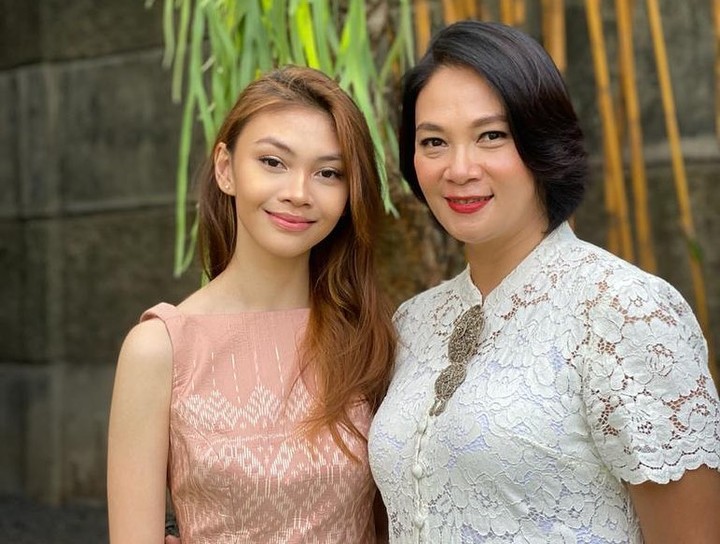 7 Potret Hangat Dian Nitami bersama Putri Cantiknya, Sasikirana Asmara ...