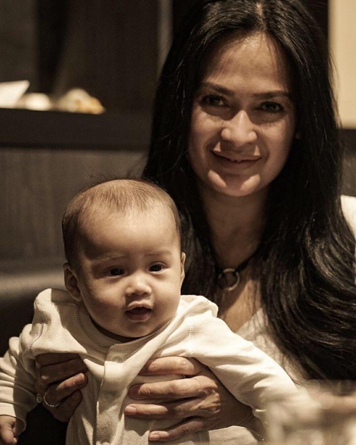 5 Potret Donna Harun Momong Cucu, Tetap Awet Muda Meski Sudah Jadi ... 5 Potret Donna Harun Momong Cucu, Tetap Awet Muda Meski Sudah Jadi ...