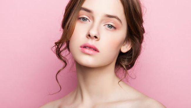 5 Cara Membuat Bibir Terlihat Pink Alami Dalam 3 Minggu