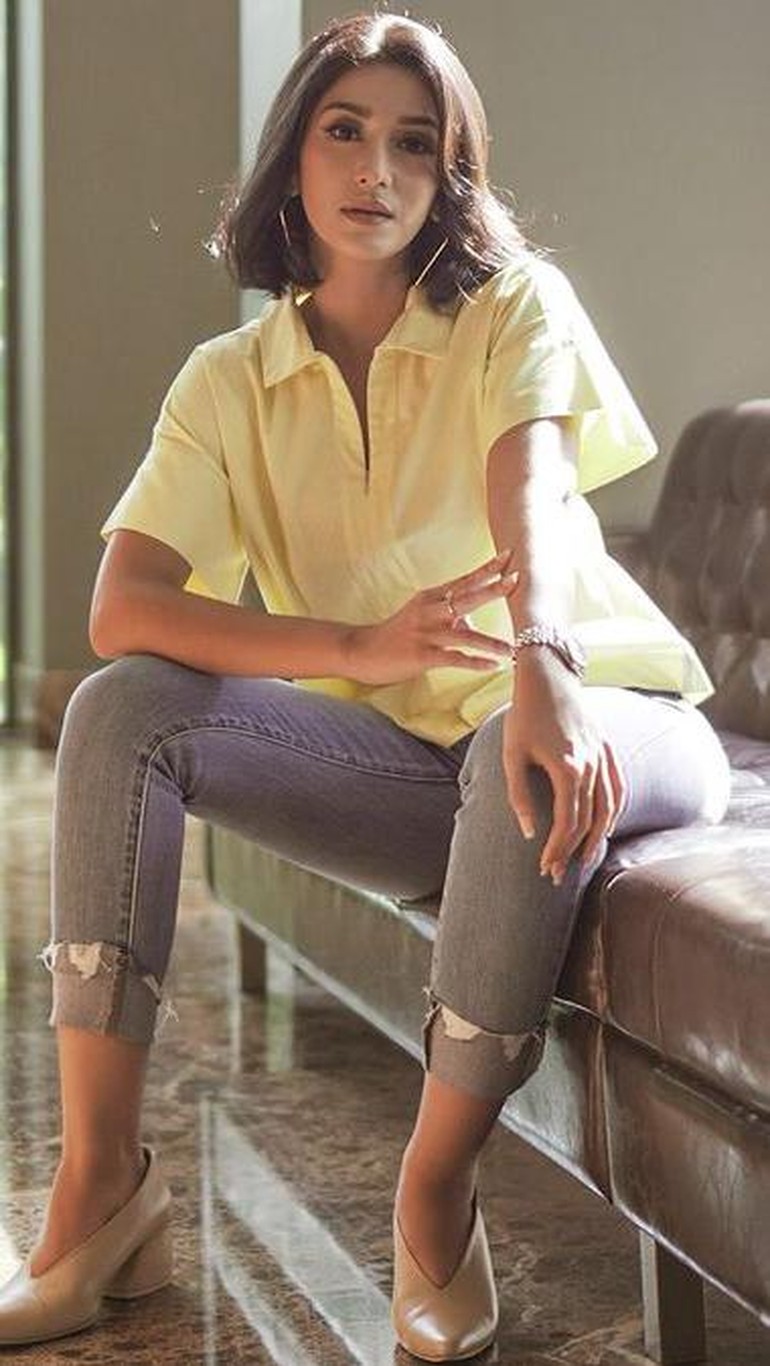 Sering Tampil Seksi, Fanny Ghassani Syok Dijebak Pria Mesum Saat Live IG