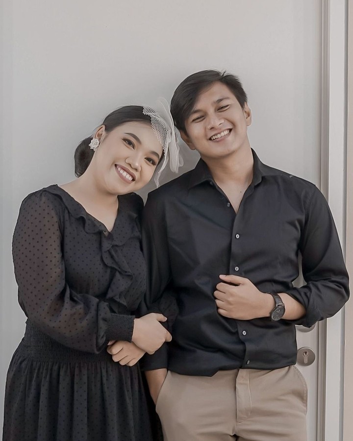 7 Foto Prewed Mumuk Gomez, Dipuji Cantik & Calon Suami Ganteng Bikin ...