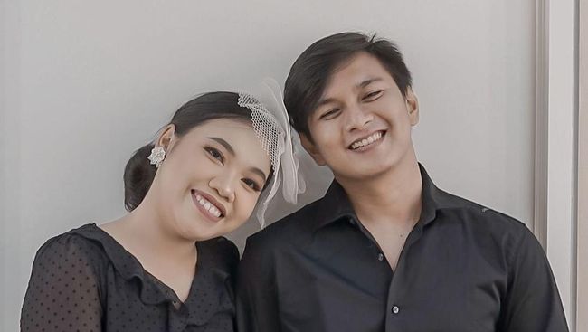 7 Foto Prewed Mumuk Gomez, Dipuji Cantik & Calon Suami Ganteng Bikin ...