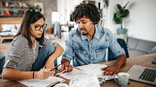Tips Sukses Finansial ala Theo Derick: Pakai Baju Rp50 Ribu Meski ...