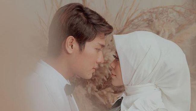 Pose Mesra Rizky Billar dan Lesti Kejora Saat Pre Wedding Bikin Baper - Foto 1