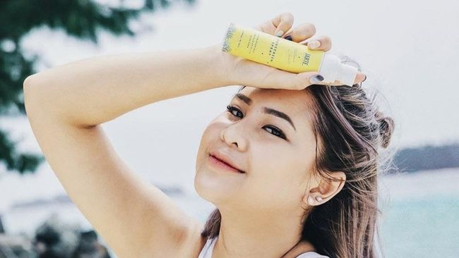Beauty Hacks: Reapply Sunscreen Saat Memakai Makeup Tanpa Bikin Whitecast