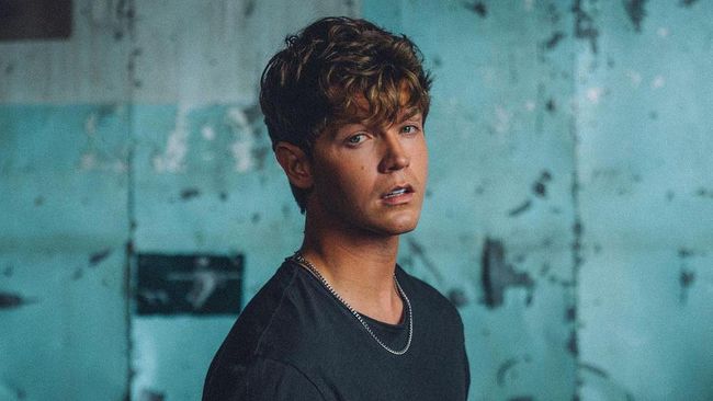 Lirik Lagu Here's Your Perfect - Jamie Miller