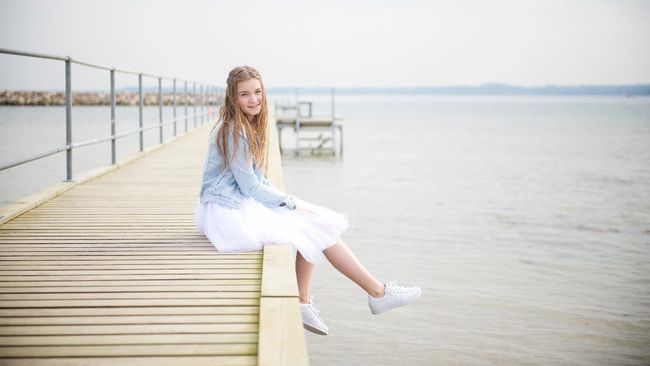 7 Rekomendasi Sepatu Putih Wanita yang Bagus dan Gak Bikin Kantong Jebol