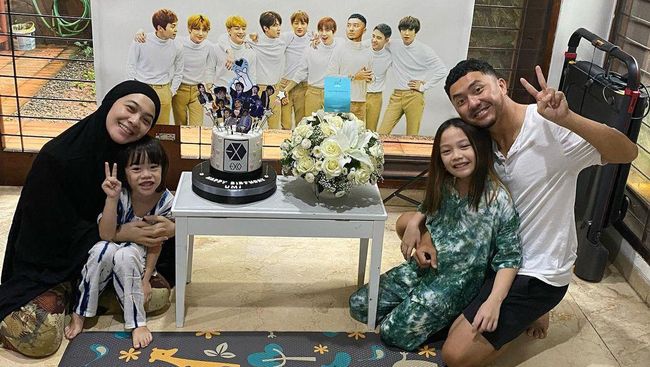 Serba Boyband Korea EXO, Intip 7 Potret Ultah Dian Ayu Lestari Istri ...