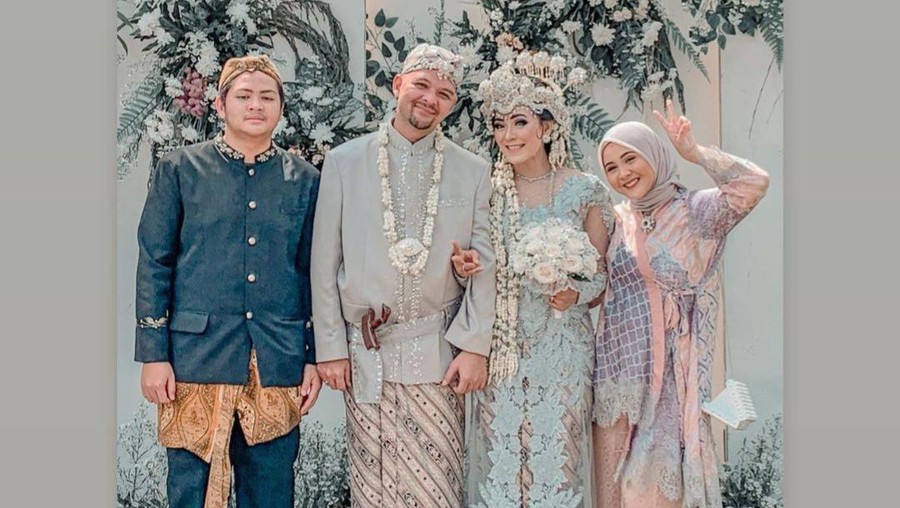 Kabar Duka, Ibu Sambung Kesha Ratuliu Meninggal usai Melahirkan Kabar Duka, Ibu Sambung Kesha Ratuliu Meninggal usai Melahirkan
