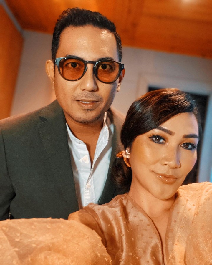 7 Potret Harmonis Rio Febrian dan Istri, 11 Tahun Menikah Beda Agama - 5