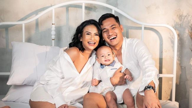 Vanessa Angel Meninggal, Manajer Ungkap Sempat Cium Bau Mayat di Rumah Vanessa Angel Meninggal, Manajer Ungkap Sempat Cium Bau Mayat di Rumah