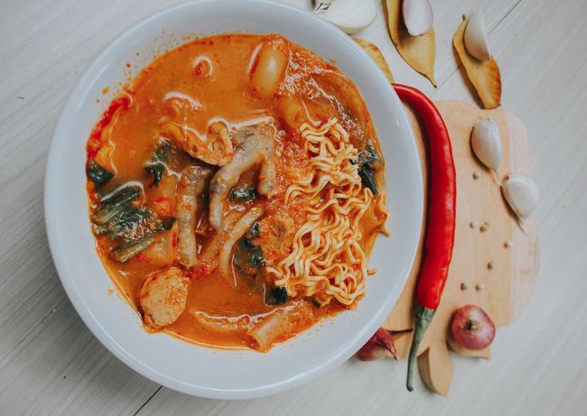 11 Resep Seblak Kuah Pedas, Ceker, Sosis & Lainnya