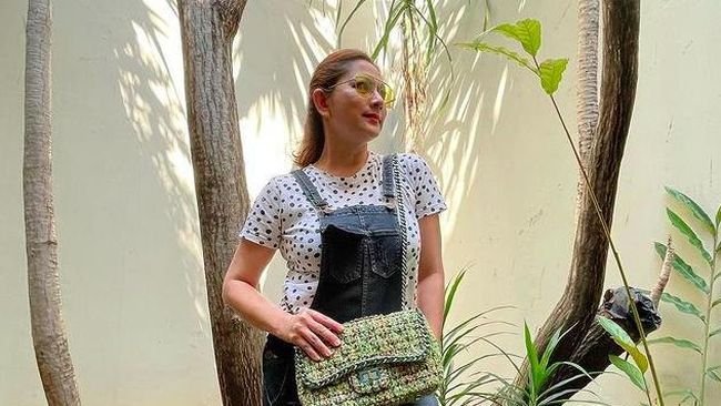 5 Foto Penampilan Baru Cut Keke Usai Turun 10 Kg, Terlihat Lebih Muda ...