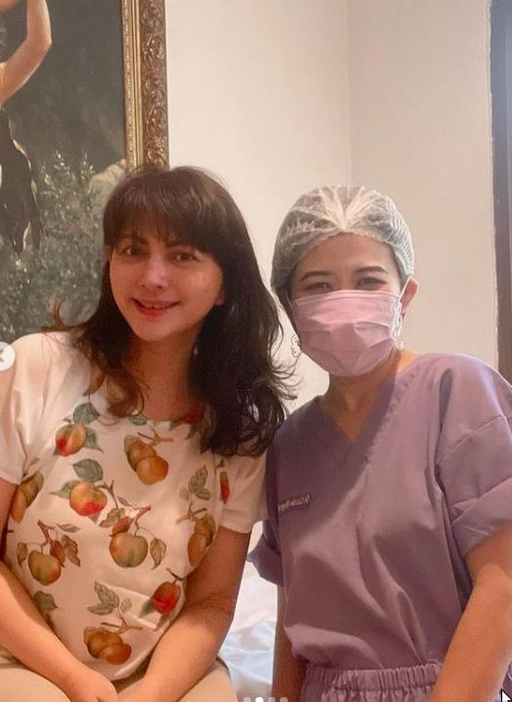 5 Foto Penampilan Baru Cut Keke Usai Turun 10 Kg, Terlihat Lebih Muda - 3