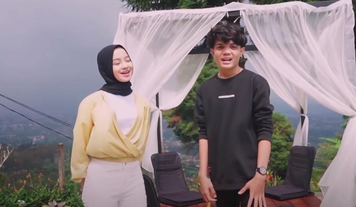 7 Potret Adam, Anak Ucok Baba yang Sudah Remaja dan Punya Kekasih - 4