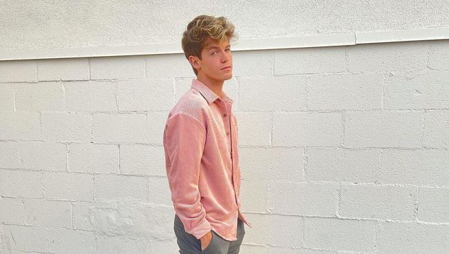 Jamie Miller Curhat Patah Hati Putus Cinta lewat 'Here's Your Perfect'