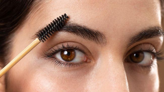 Alis Cantik Tebal Bukan Impian, Inilah 4 Bahan Alami yang Dipercaya ...