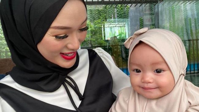 Dulu Lahir Prematur, Intip 7 Foto Terkini Putri Zaskia Gotik ...