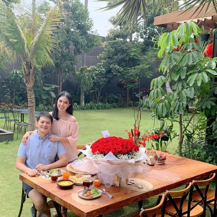 9 Potret Rumah Mewah Chef Devina Hermawan, Bak Hotel Bernuansa Cozy ...