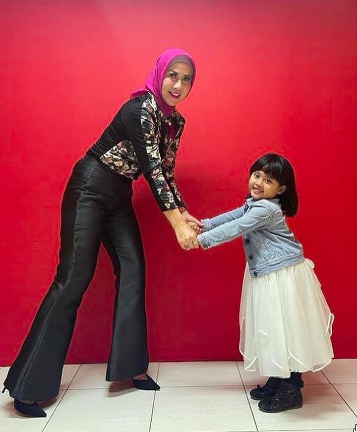 7 Potret Gemas Vania, Anak Angkat Venna Melinda yang Dulu Ditemukan di Masjid - Foto 1