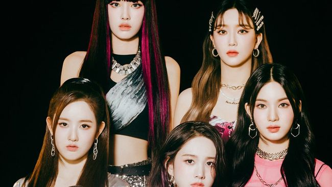 Intip Visual 6 Member Girl Group STAYC yang Cantik dan Memukau - Foto 1