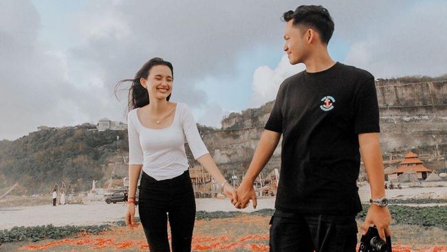 Cerita Azriel Hermansyah soal Hubungan Beda Agama dengan Sarah Menzel