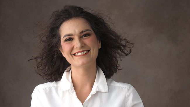 7 Potret Terkini Dominique Sanda, Pemain Sinetron Tuyul dan Mbak Yul ...