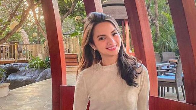 7 Potret Sabrina Anggraini, Puteri Indonesia Riau Calon Istri Belva ...