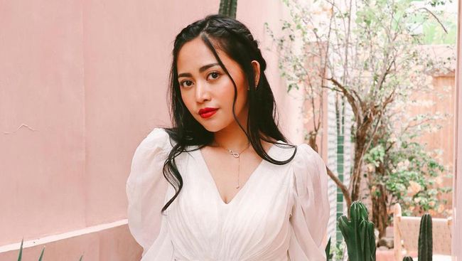 Rachel Vennya Lupa Posting Endorse-an Batik! Ramai Komentar, Lantas ...