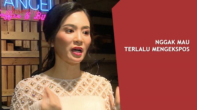 Ini Alasan Bunga Zainal Makin Jarang Pamer Kemesraan dengan Suami