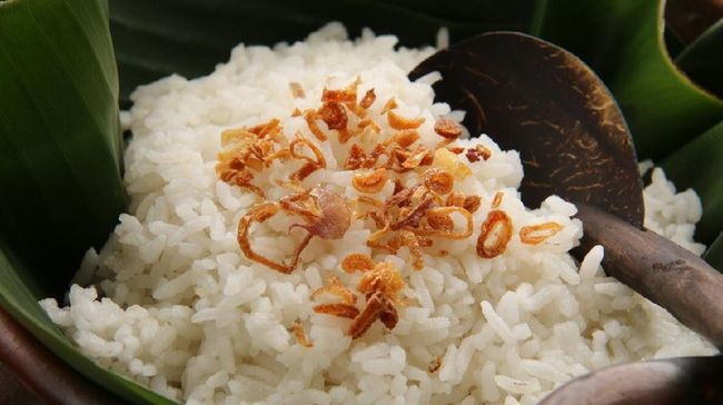 3 Resep Nasi Uduk Rice Cooker yang Enak dan Mudah Dibuat Bun