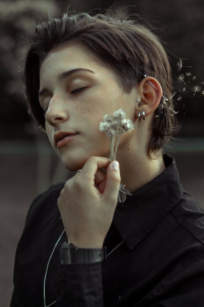 Jangan Asal Tindik, Kenali Serba Serbi Helix Piercing Sebelum Kamu ...