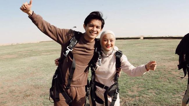 7 Potret Dinda Hauw & Rey Mbayang Liburan di Dubai, Seru Coba Skydiving ...